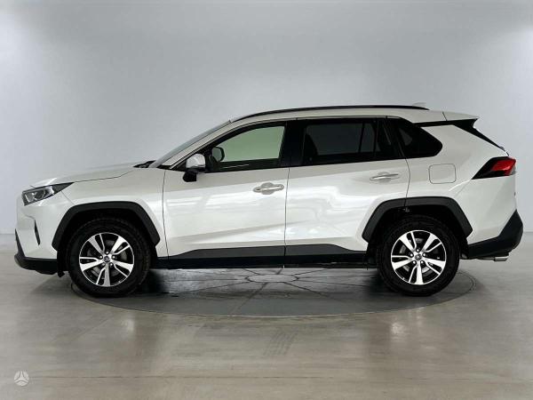 Balts Toyota RAV4 2021 Viļņa, ar dzinēja tilpumu 1.99 L un nobraukumu 88 tūkst. km par 26900 €, foto 3 vietnē AUTOMOTO.COM.LV