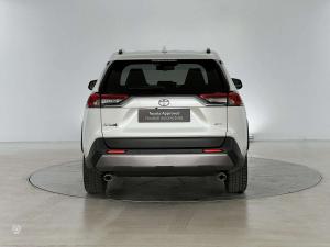 Balts Toyota RAV4 2021 Viļņa, ar dzinēja tilpumu 1.99 L un nobraukumu 88 tūkst. km par 26900 €, foto 5 vietnē AUTOMOTO.COM.LV