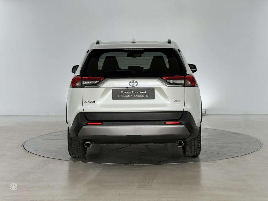 Balts Toyota RAV4 2021 Viļņa, ar dzinēja tilpumu 1.99 L un nobraukumu 88 tūkst. km par 26900 €, foto 5 vietnē AUTOMOTO.COM.LV