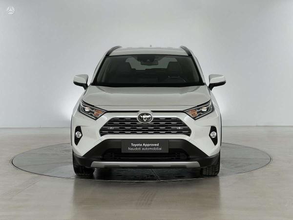 Balts Toyota RAV4 2021 Viļņa, ar dzinēja tilpumu 1.99 L un nobraukumu 88 tūkst. km par 26900 €, foto 5 vietnē AUTOMOTO.COM.LV