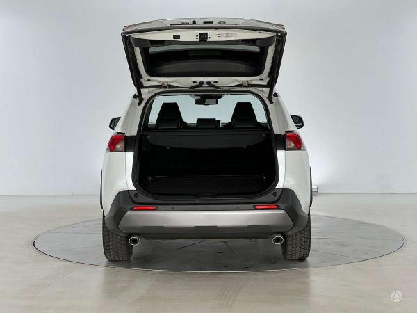 Balts Toyota RAV4 2021 Viļņa, ar dzinēja tilpumu 1.99 L un nobraukumu 88 tūkst. km par 26900 €, foto 10 vietnē AUTOMOTO.COM.LV
