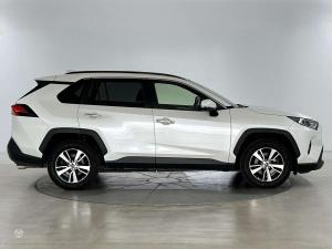 Balts Toyota RAV4 2021 Viļņa, ar dzinēja tilpumu 1.99 L un nobraukumu 88 tūkst. km par 26900 €, foto 17 vietnē AUTOMOTO.COM.LV