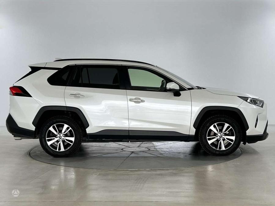 Balts Toyota RAV4 2021 Viļņa, ar dzinēja tilpumu 1.99 L un nobraukumu 88 tūkst. km par 26900 €, foto 17 vietnē AUTOMOTO.COM.LV