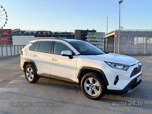 Balts Toyota RAV4 2021 Tallina, ar dzinēja tilpumu 2.00 L un nobraukumu 74 tūkst. km par 25000 €, foto 3 vietnē AUTOMOTO.COM.LV