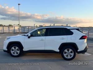 Balts Toyota RAV4 2021 Tallina, ar dzinēja tilpumu 2.00 L un nobraukumu 74 tūkst. km par 25000 €, foto 4 vietnē AUTOMOTO.COM.LV