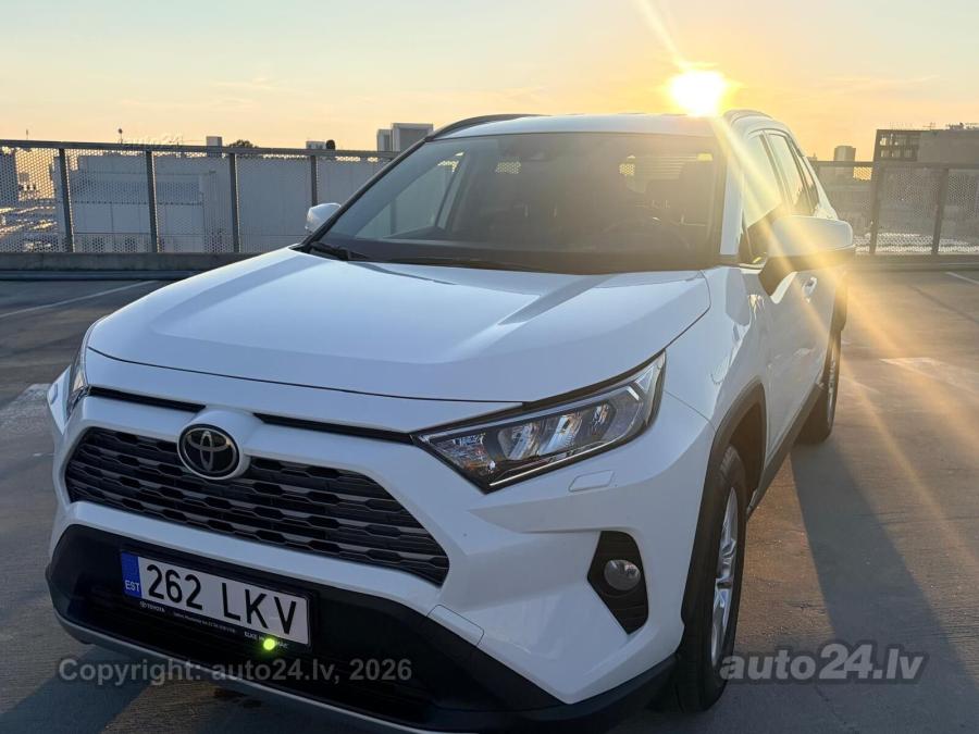 Balts Toyota RAV4 2021 Tallina, ar dzinēja tilpumu 2.00 L un nobraukumu 74 tūkst. km par 25000 €, foto 5 vietnē AUTOMOTO.COM.LV