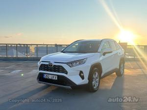 Balts Toyota RAV4 2021 Tallina, ar dzinēja tilpumu 2.00 L un nobraukumu 74 tūkst. km par 25000 €, foto 17 vietnē AUTOMOTO.COM.LV