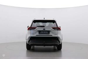 White Toyota RAV4 2021 in Vilnius, with an engine capacity of 2.49 L and mileage of 176 thousand km for 27990 €, photo 6 on AUTOMOTO.COM.LV