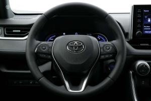 White Toyota RAV4 2021 in Vilnius, with an engine capacity of 2.49 L and mileage of 176 thousand km for 27990 €, photo 14 on AUTOMOTO.COM.LV
