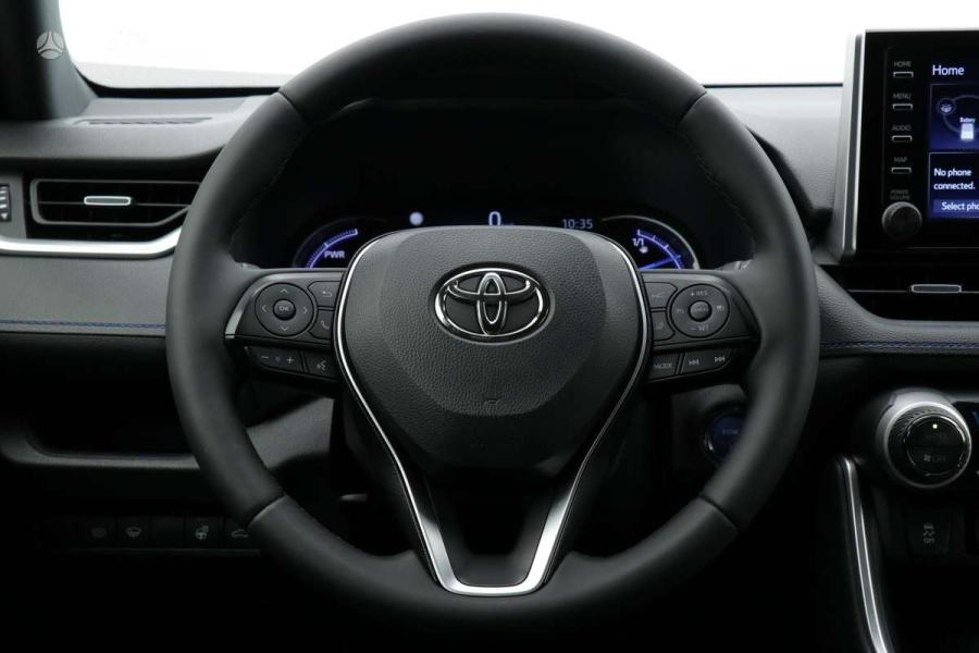 White Toyota RAV4 2021 in Vilnius, with an engine capacity of 2.49 L and mileage of 176 thousand km for 27990 €, photo 14 on AUTOMOTO.COM.LV