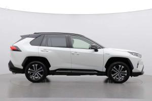 White Toyota RAV4 2021 in Vilnius, with an engine capacity of 2.49 L and mileage of 176 thousand km for 27990 €, photo 18 on AUTOMOTO.COM.LV