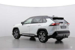 White Toyota RAV4 2021 in Vilnius, with an engine capacity of 2.49 L and mileage of 176 thousand km for 27990 €, photo 19 on AUTOMOTO.COM.LV