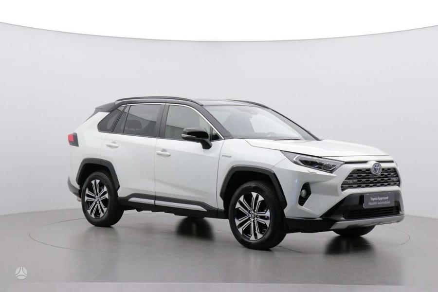 White Toyota RAV4 2021 in Vilnius, with an engine capacity of 2.49 L and mileage of 176 thousand km for 27990 €, photo 20 on AUTOMOTO.COM.LV