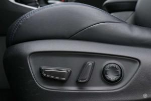 White Toyota RAV4 2021 in Vilnius, with an engine capacity of 2.49 L and mileage of 176 thousand km for 27990 €, photo 27 on AUTOMOTO.COM.LV