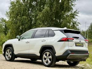 Balts Toyota RAV4 2021 Šauļi, ar dzinēja tilpumu 2.49 L un nobraukumu 57 tūkst. km par 32500 €, foto 4 vietnē AUTOMOTO.COM.LV