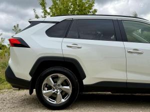 Balts Toyota RAV4 2021 Šauļi, ar dzinēja tilpumu 2.49 L un nobraukumu 57 tūkst. km par 32500 €, foto 10 vietnē AUTOMOTO.COM.LV