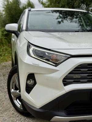 Balts Toyota RAV4 2021 Šauļi, ar dzinēja tilpumu 2.49 L un nobraukumu 57 tūkst. km par 32500 €, foto 20 vietnē AUTOMOTO.COM.LV