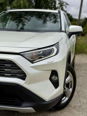 Balts Toyota RAV4 2021 Šauļi, ar dzinēja tilpumu 2.49 L un nobraukumu 57 tūkst. km par 32500 €, foto 21 vietnē AUTOMOTO.COM.LV