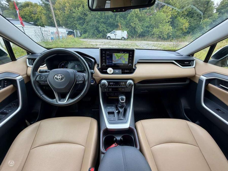 Balts Toyota RAV4 2021 Šauļi, ar dzinēja tilpumu 2.49 L un nobraukumu 57 tūkst. km par 32500 €, foto 27 vietnē AUTOMOTO.COM.LV