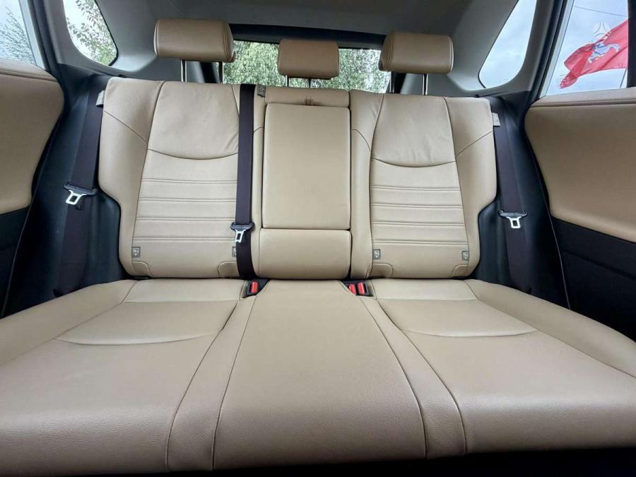 Balts Toyota RAV4 2021 Šauļi, ar dzinēja tilpumu 2.49 L un nobraukumu 57 tūkst. km par 32500 €, foto 33 vietnē AUTOMOTO.COM.LV