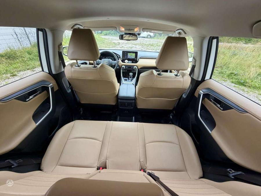 Balts Toyota RAV4 2021 Šauļi, ar dzinēja tilpumu 2.49 L un nobraukumu 57 tūkst. km par 32500 €, foto 34 vietnē AUTOMOTO.COM.LV