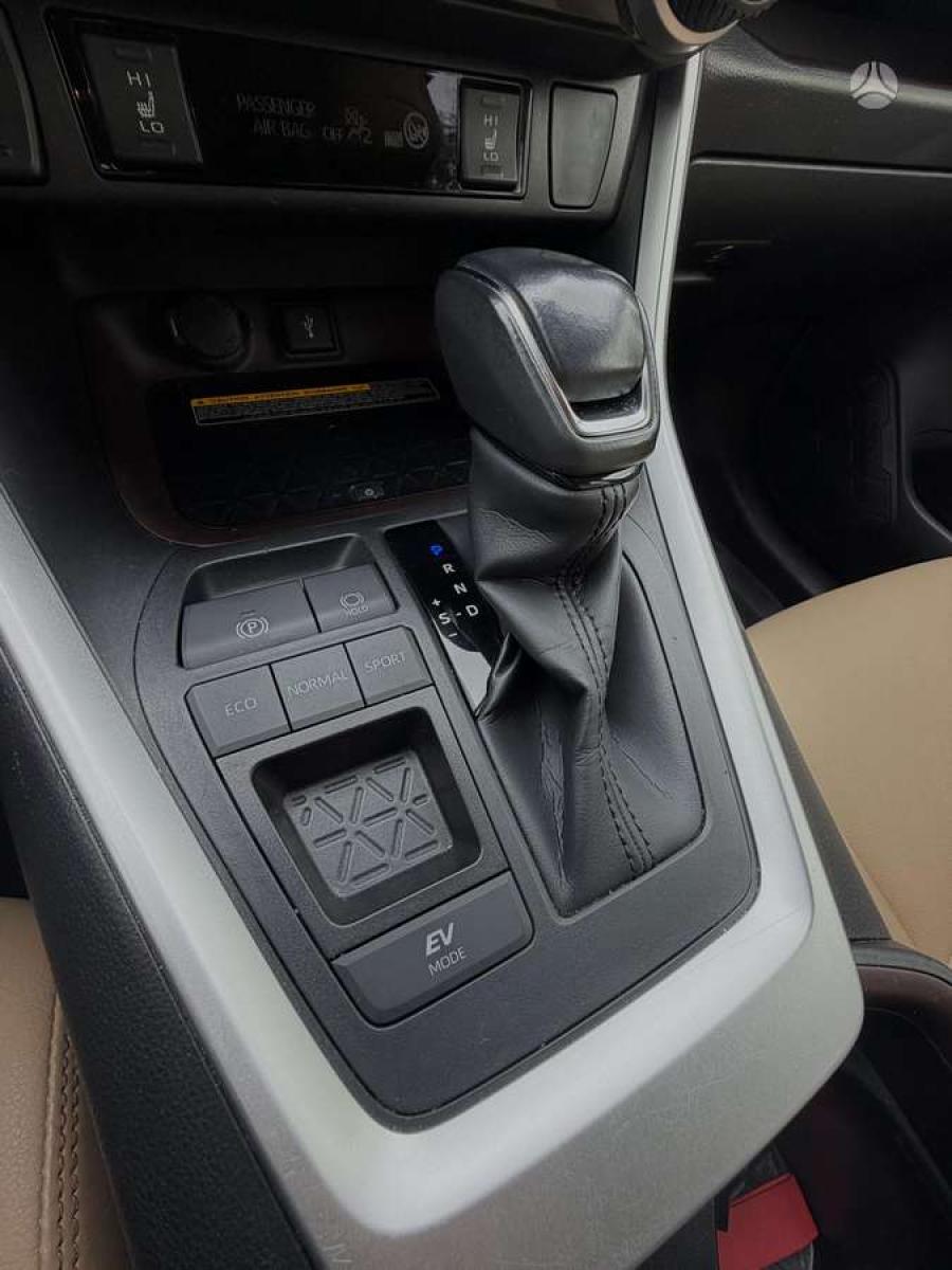 Balts Toyota RAV4 2021 Šauļi, ar dzinēja tilpumu 2.49 L un nobraukumu 57 tūkst. km par 32500 €, foto 36 vietnē AUTOMOTO.COM.LV