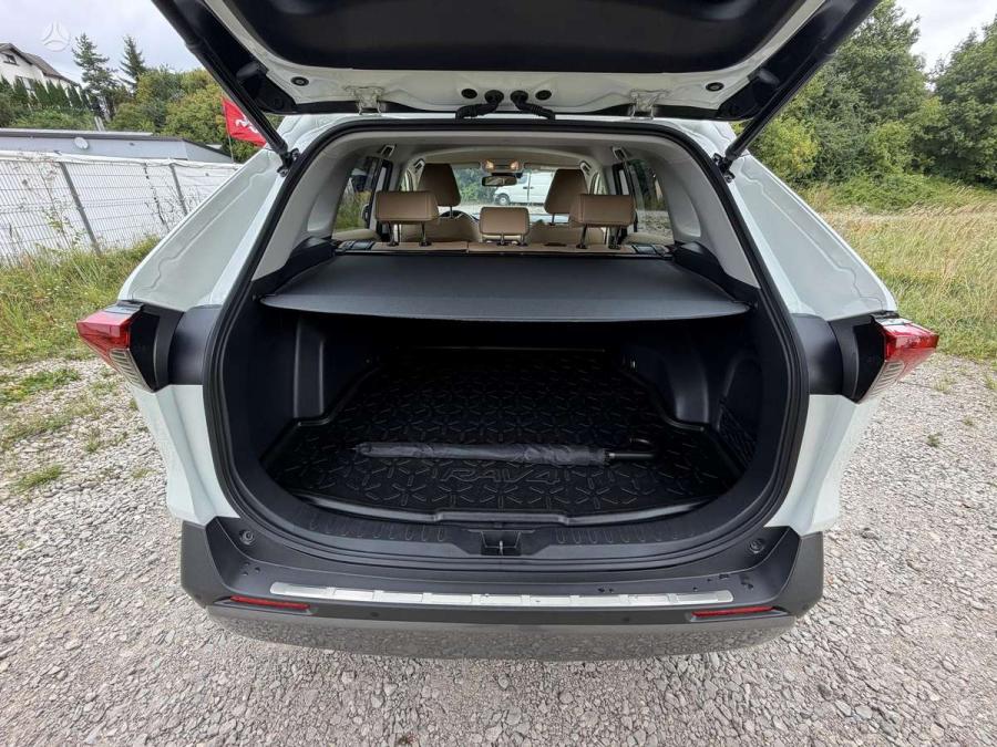 Balts Toyota RAV4 2021 Šauļi, ar dzinēja tilpumu 2.49 L un nobraukumu 57 tūkst. km par 32500 €, foto 43 vietnē AUTOMOTO.COM.LV