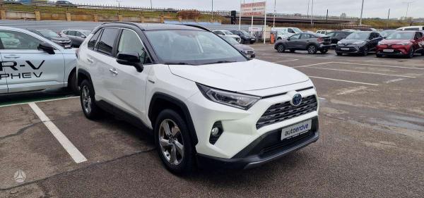 Balts Toyota RAV4 2021 Viļņa, ar dzinēja tilpumu 2.49 L un nobraukumu 102 tūkst. km par 31000 €, foto 4 vietnē AUTOMOTO.COM.LV