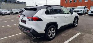 White Toyota RAV4 2021 in Vilnius, with an engine capacity of 2.49 L and mileage of 102 thousand km for 31000 €, photo 6 on AUTOMOTO.COM.LV