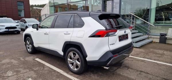 Balts Toyota RAV4 2021 Viļņa, ar dzinēja tilpumu 2.49 L un nobraukumu 102 tūkst. km par 31000 €, foto 7 vietnē AUTOMOTO.COM.LV