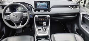 White Toyota RAV4 2021 in Vilnius, with an engine capacity of 2.49 L and mileage of 102 thousand km for 31000 €, photo 9 on AUTOMOTO.COM.LV