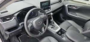 White Toyota RAV4 2021 in Vilnius, with an engine capacity of 2.49 L and mileage of 102 thousand km for 31000 €, photo 21 on AUTOMOTO.COM.LV