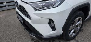 White Toyota RAV4 2021 in Vilnius, with an engine capacity of 2.49 L and mileage of 102 thousand km for 31000 €, photo 33 on AUTOMOTO.COM.LV
