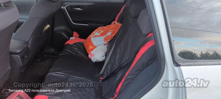 Balts Toyota RAV4 2021 Tallina, ar dzinēja tilpumu 2.00 L un nobraukumu 51 tūkst. km par 24000 €, foto 3 vietnē AUTOMOTO.COM.LV