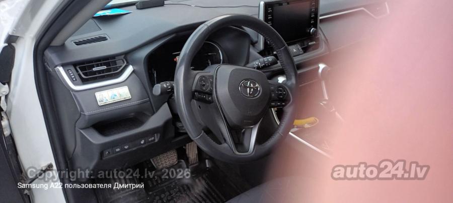 Balts Toyota RAV4 2021 Tallina, ar dzinēja tilpumu 2.00 L un nobraukumu 51 tūkst. km par 24000 €, foto 4 vietnē AUTOMOTO.COM.LV