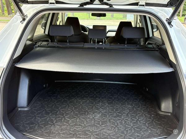 Toyota RAV4 2021 in Alytus on AUTOMOTO.COM.LV White Toyota RAV4 2021 in Alytus, with an engine capacity of 2.49 L and mileage of 85 thousand km for 27999 €, photo 11 on AUTOMOTO.COM.LV