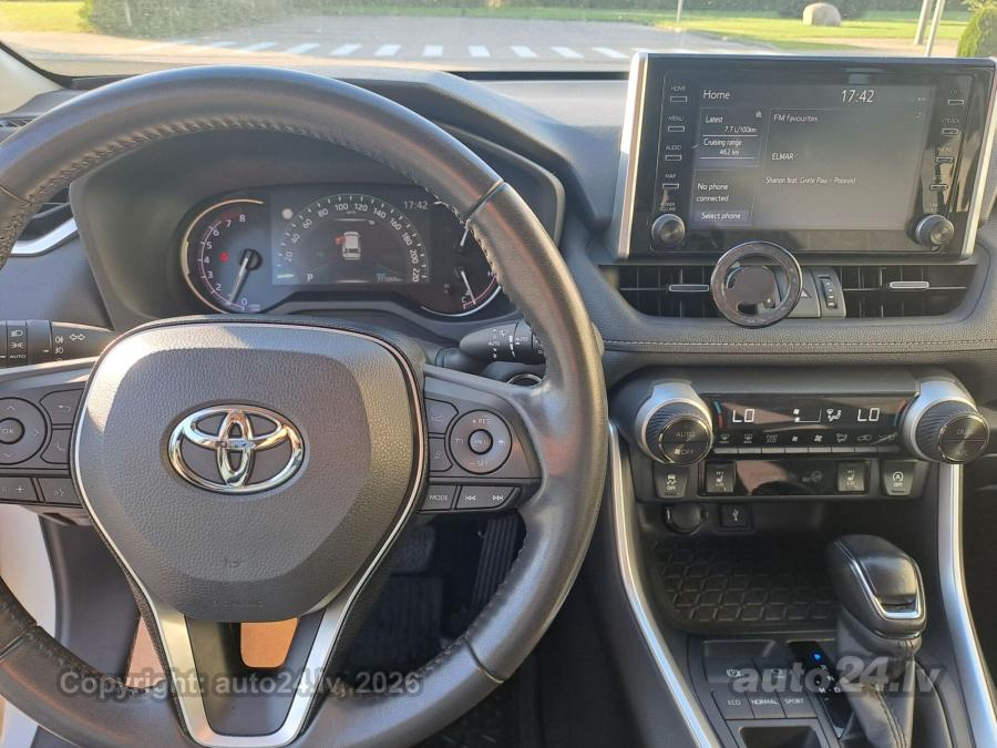 Balts Toyota RAV4 2021 Tallina, ar dzinēja tilpumu 2.00 L un nobraukumu 111 tūkst. km par 21500 €, foto 7 vietnē AUTOMOTO.COM.LV