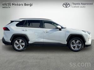 White Toyota RAV4 2021 in Riga, with an engine capacity of 2.50 L and mileage of 138 thousand km for 27490 €, photo 24 on AUTOMOTO.COM.LV