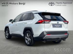 White Toyota RAV4 2021 in Riga, with an engine capacity of 2.50 L and mileage of 138 thousand km for 27490 €, photo 25 on AUTOMOTO.COM.LV