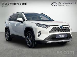 White Toyota RAV4 2021 in Riga, with an engine capacity of 2.50 L and mileage of 138 thousand km for 27490 €, photo 26 on AUTOMOTO.COM.LV
