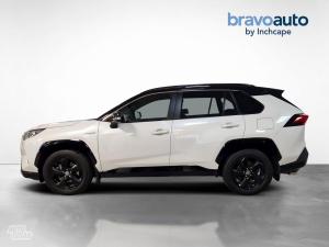 White Toyota RAV4 2021 in Vilnius, with an engine capacity of 2.50 L and mileage of 131 thousand km for 29000 €, photo 3 on AUTOMOTO.COM.LV