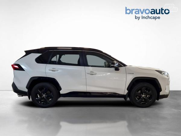 Balts Toyota RAV4 2021 Viļņa, ar dzinēja tilpumu 2.50 L un nobraukumu 131 tūkst. km par 29000 €, foto 7 vietnē AUTOMOTO.COM.LV