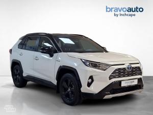 White Toyota RAV4 2021 in Vilnius, with an engine capacity of 2.50 L and mileage of 131 thousand km for 29000 €, photo 8 on AUTOMOTO.COM.LV