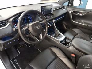 White Toyota RAV4 2021 in Vilnius, with an engine capacity of 2.50 L and mileage of 131 thousand km for 29000 €, photo 10 on AUTOMOTO.COM.LV
