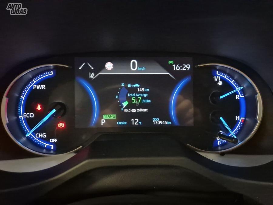 White Toyota RAV4 2021 in Vilnius, with an engine capacity of 2.50 L and mileage of 131 thousand km for 29000 €, photo 15 on AUTOMOTO.COM.LV