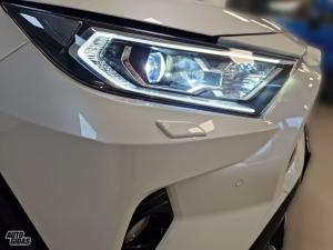White Toyota RAV4 2021 in Vilnius, with an engine capacity of 2.50 L and mileage of 131 thousand km for 29000 €, photo 22 on AUTOMOTO.COM.LV