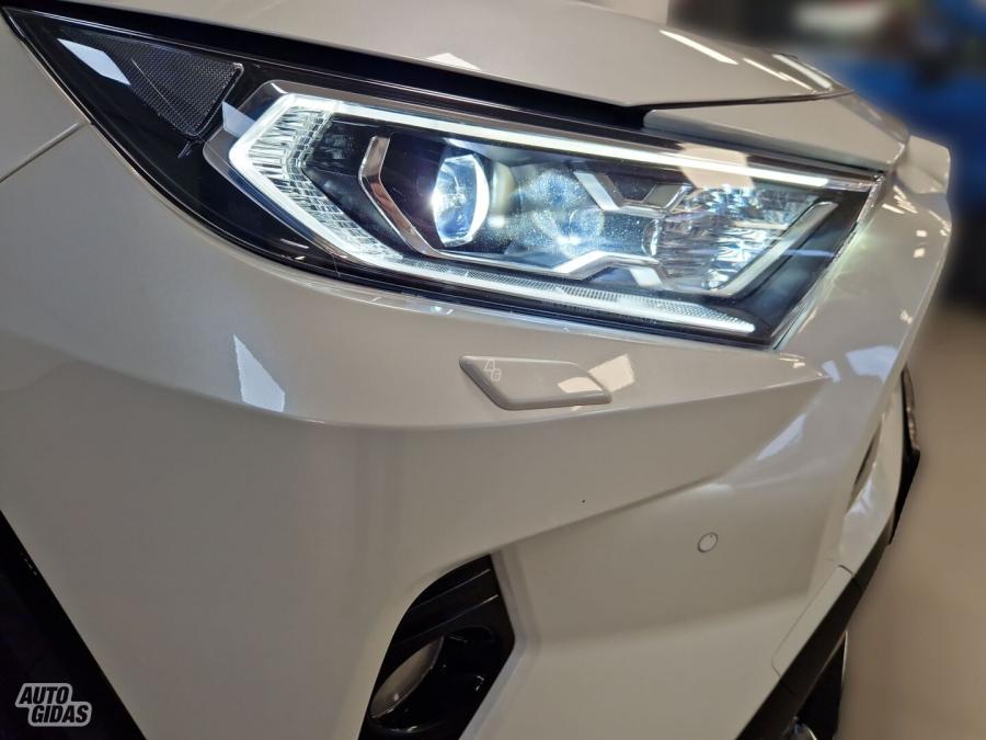 White Toyota RAV4 2021 in Vilnius, with an engine capacity of 2.50 L and mileage of 131 thousand km for 29000 €, photo 22 on AUTOMOTO.COM.LV
