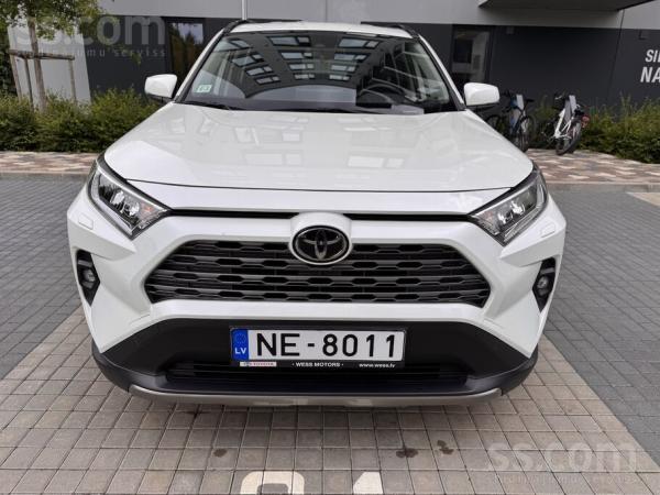 Balts Toyota RAV4 2022 Rīga, ar dzinēja tilpumu 2.00 L un nobraukumu 30 tūkst. km par 28500 €, foto 2 vietnē AUTOMOTO.COM.LV