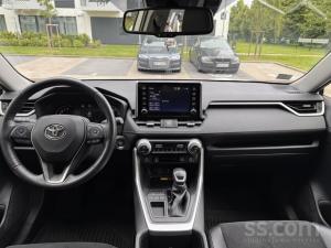 Balts Toyota RAV4 2022 Rīga, ar dzinēja tilpumu 2.00 L un nobraukumu 30 tūkst. km par 28500 €, foto 14 vietnē AUTOMOTO.COM.LV