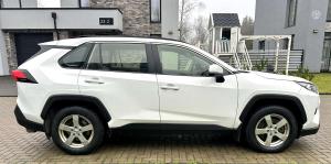 Balts Toyota RAV4 2022 Viļņa, ar dzinēja tilpumu 2.49 L un nobraukumu 265 tūkst. km par 19239 €, foto 4 vietnē AUTOMOTO.COM.LV